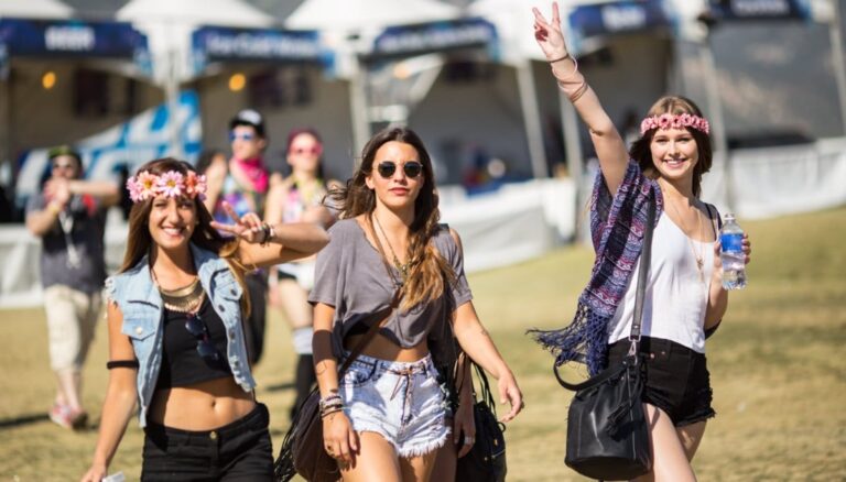 15 Trendy Music Festival Outfits for 2024