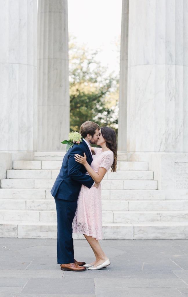 Spring Engagement Photo Outfits You Will Love.
