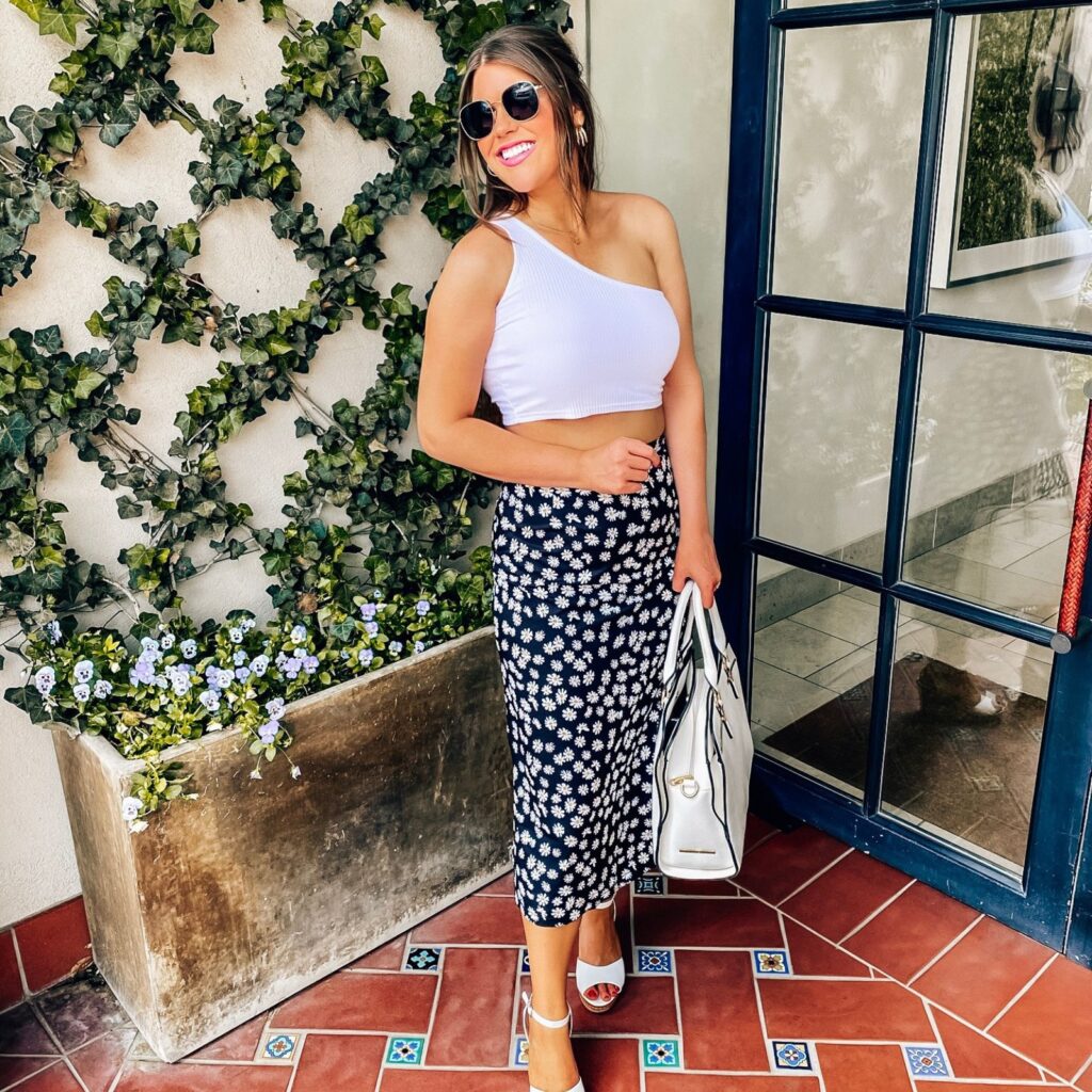 10 Sexy and Cute Fall Date Night Outfits (All on Amazon!).