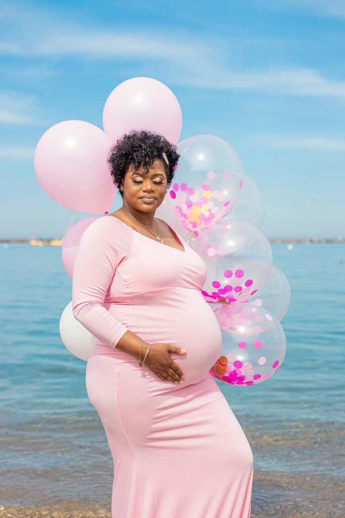 Spring Maternity Photoshoot Ideas and Dresses.