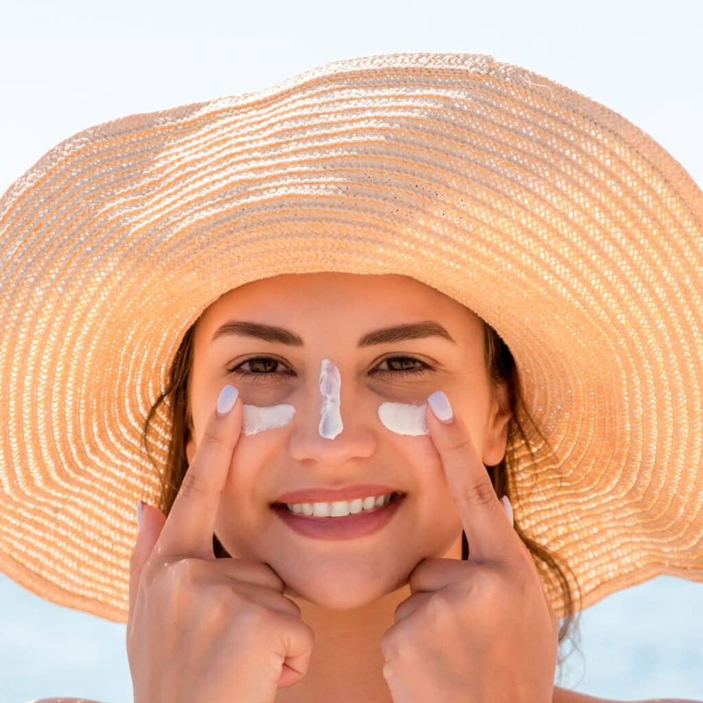 7 Best Smelling Sunscreens That Are So, So Tropical!
